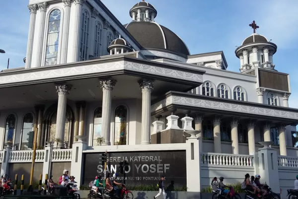 Kisah Santo Yosep Gereja Katedral Terbesar di Kalbar dan Termegah Asia ...